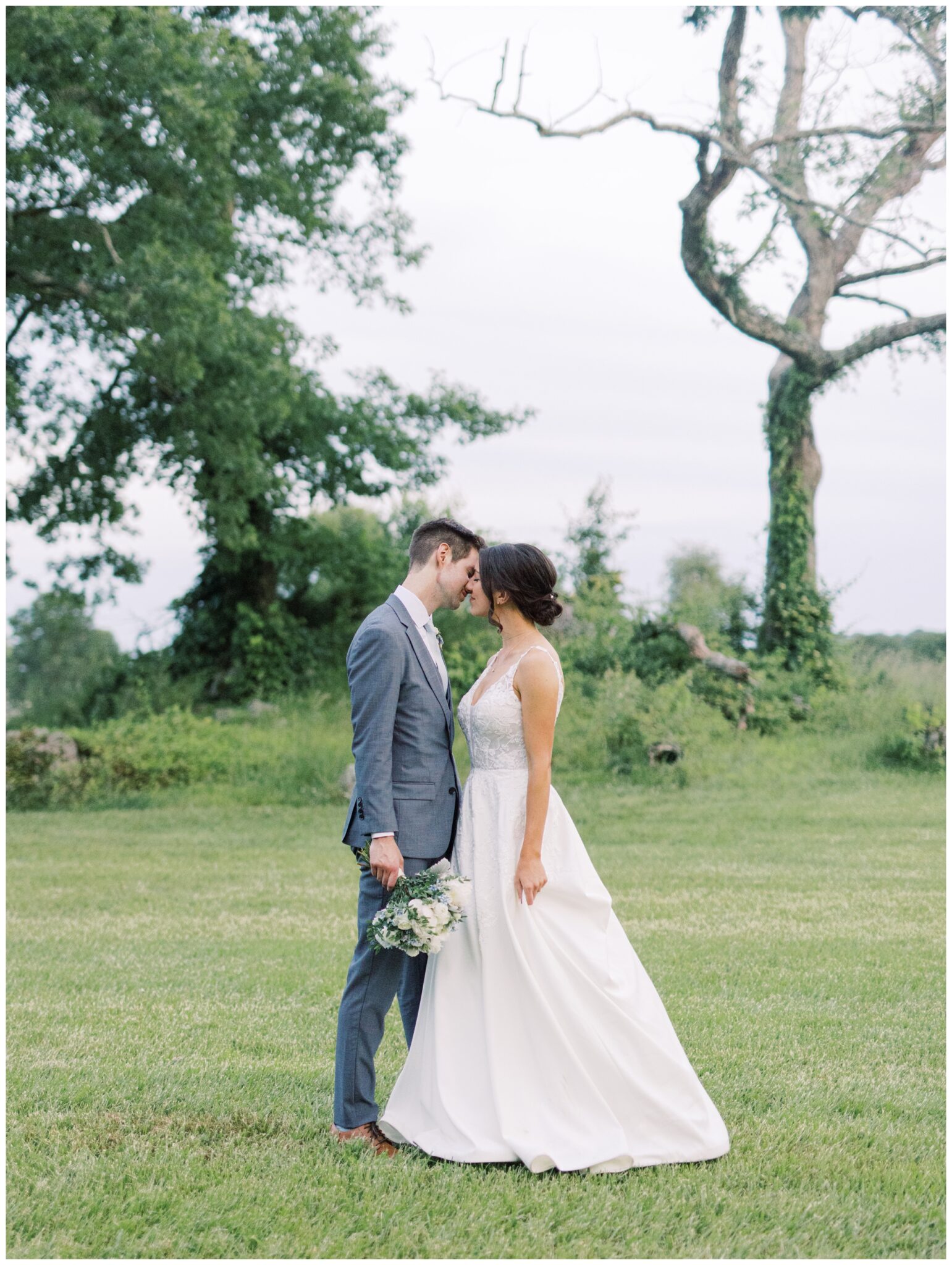 A Late Spring Wedding on the Lawns of Great Marsh Estate