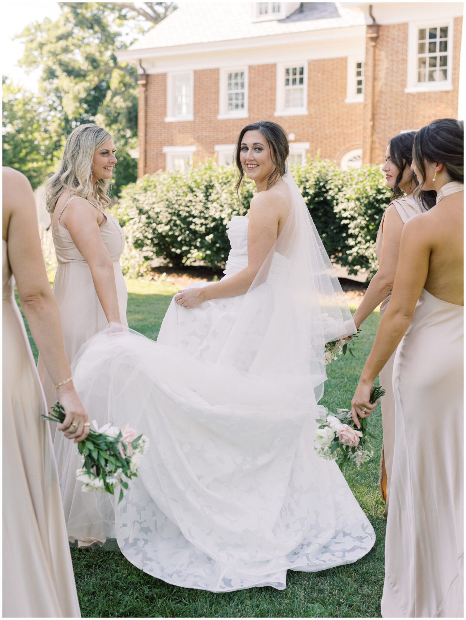 A Whimsical Garden Wedding at Raspberry Plain Manor in Leesburg ...