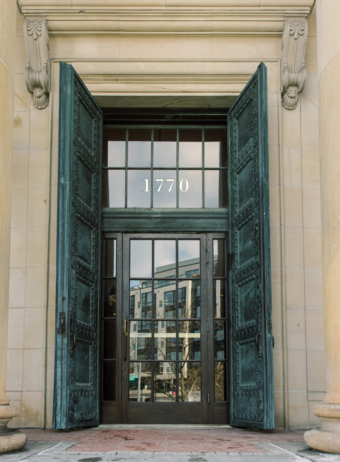 Linnea & Jordan’s Winter Wonderland Wedding in Washington, DC - LA VIE EN ROSE: Wedding ...